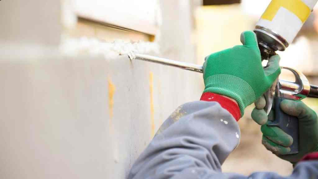 16 Easy Ways To Soundproof Windows - DIY to PRO!